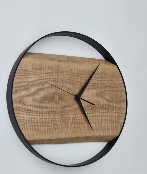 Dřevěné hodiny -45cm, přírodní dřevo - jasan, černý kovový rám (45B47 ...