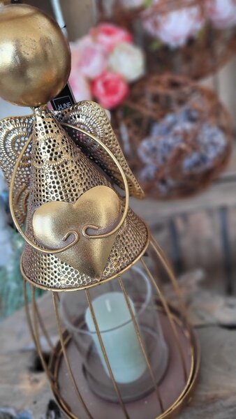 Zlatý kovový svícen anděl se srdcem a patinou Anjeel - 18*18*36cm | FAVI.cz